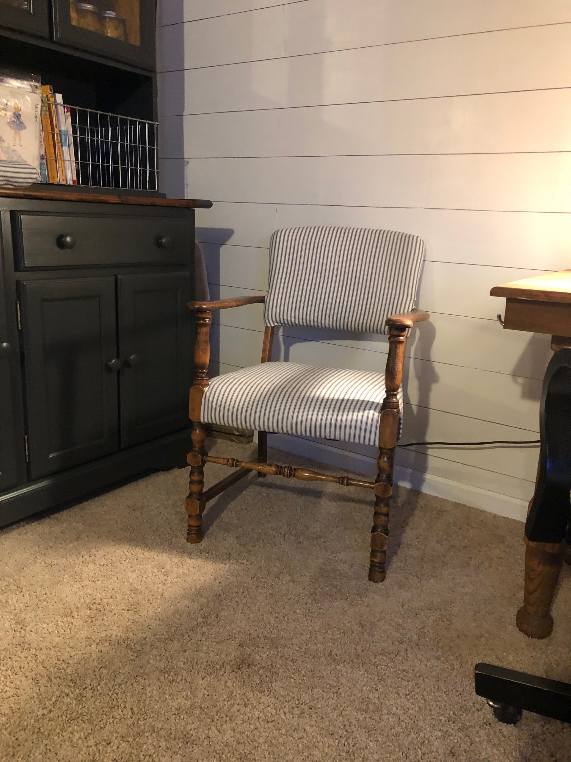 How to Upholster a Chair the Easy Way! - Hearty Sol