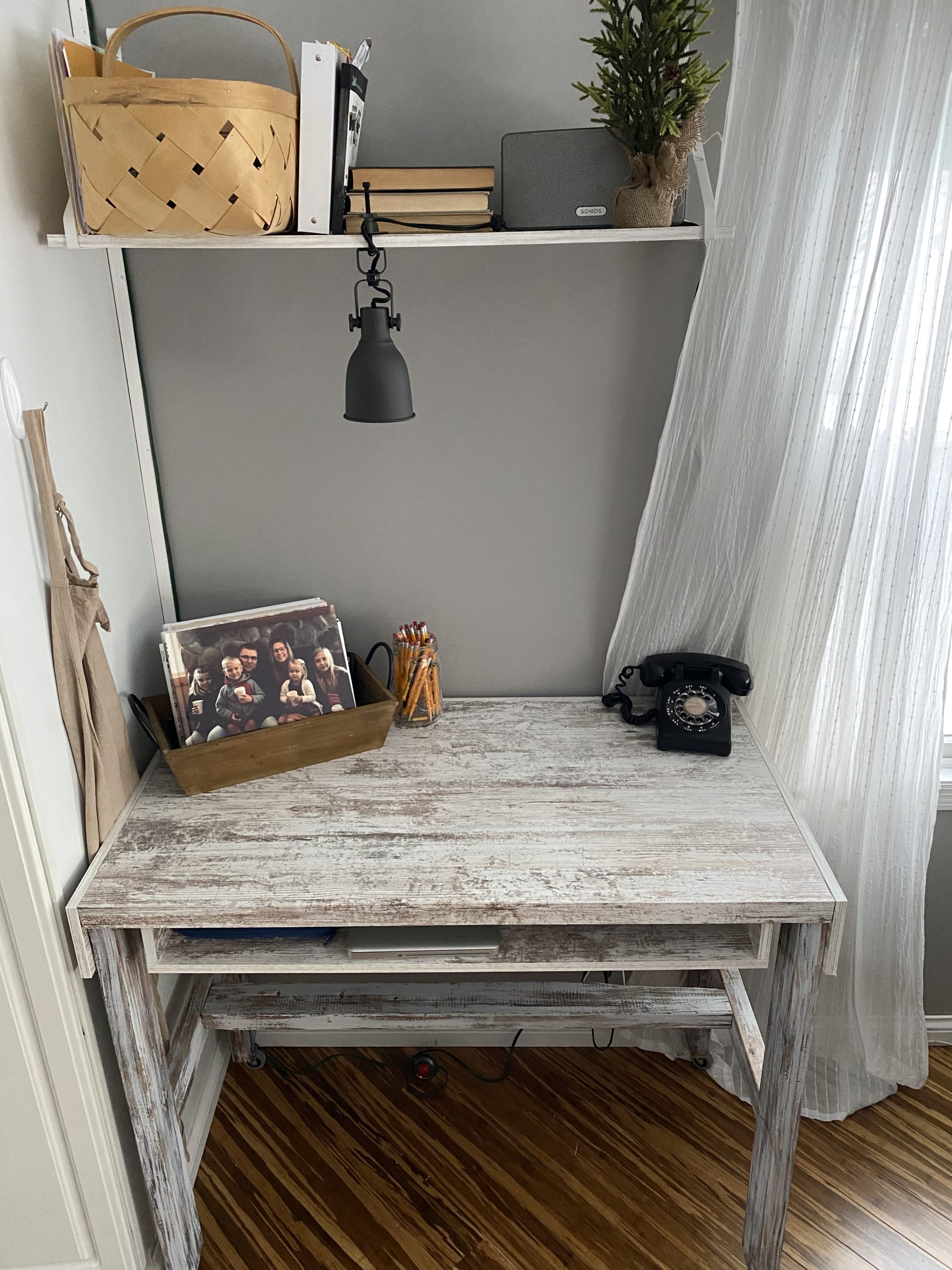 Build a Desk | DIY Tutorial | FREE Plans! - Hearty Sol