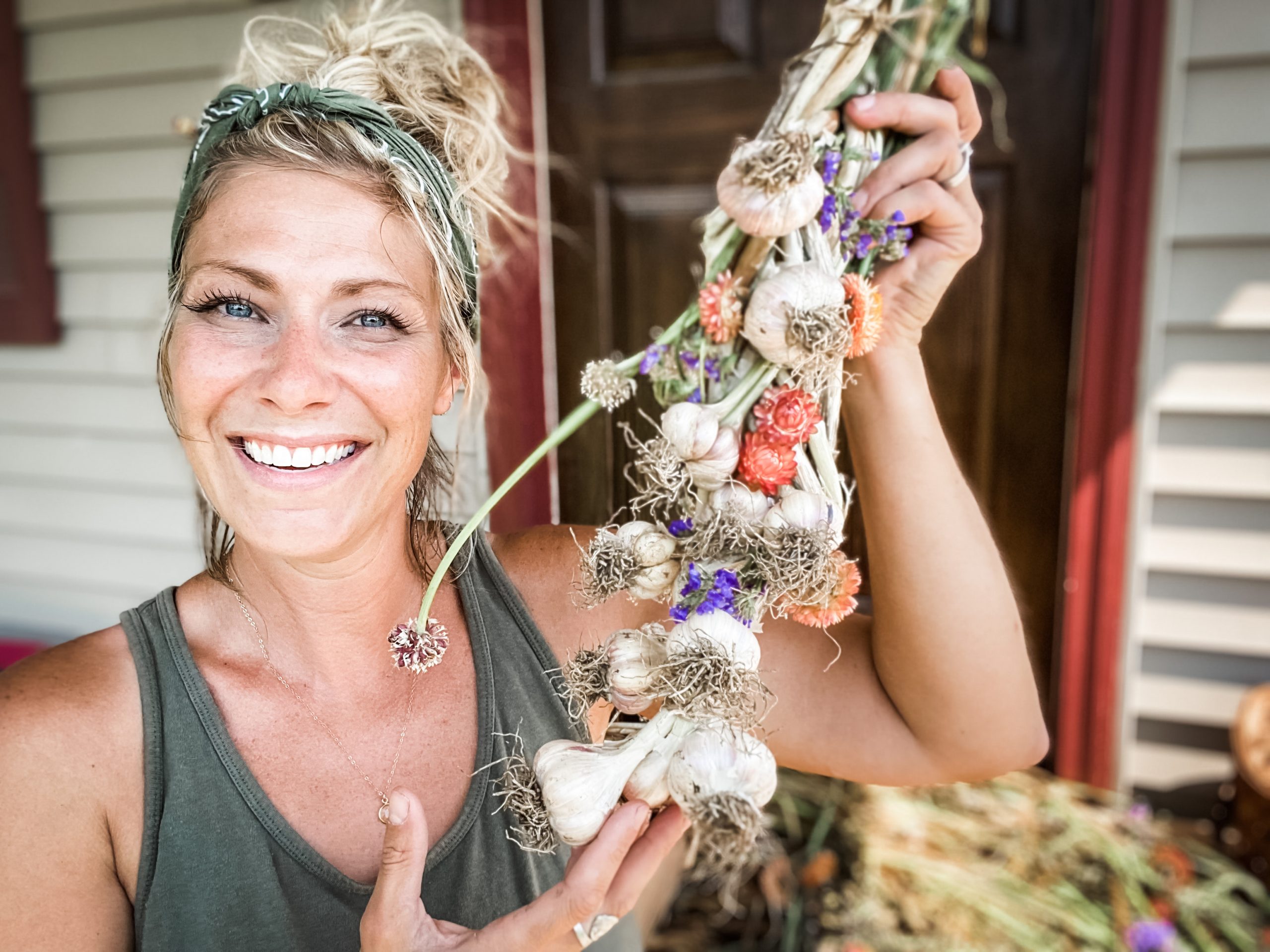 How to Braid Garlic for Storage - Hearty Sol