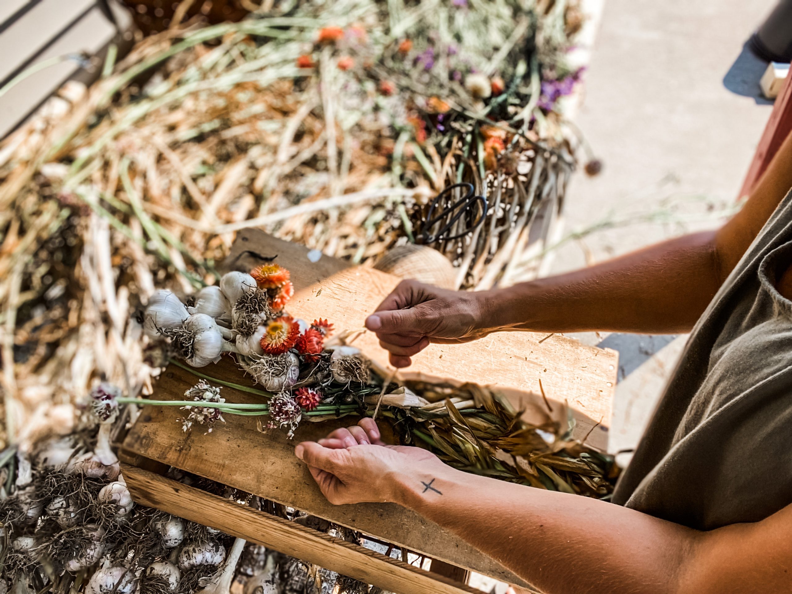 How to Braid Garlic for Storage - Hearty Sol