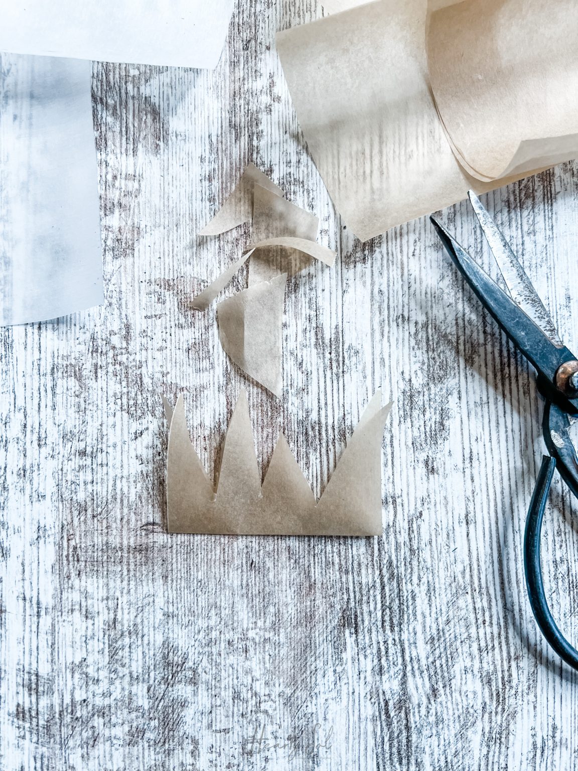 How to Make Paper Stars Using Parchment Paper - Hearty Sol
