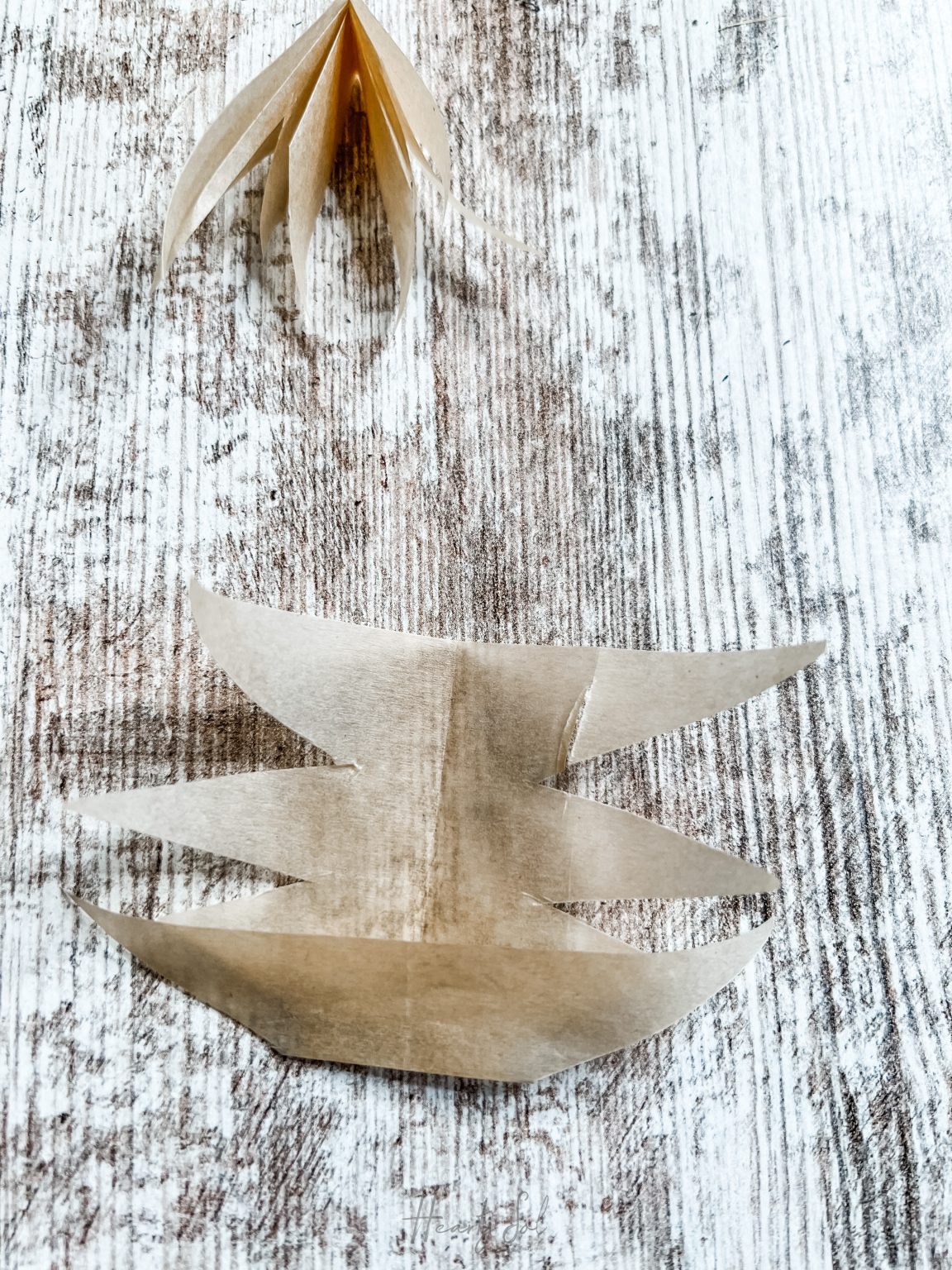 How to Make Paper Stars Using Parchment Paper - Hearty Sol