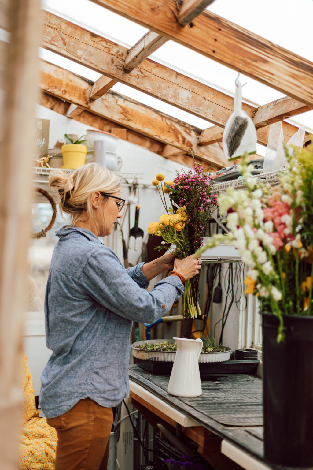 How to Extend the Life of your Fresh Flowers - Hearty Sol