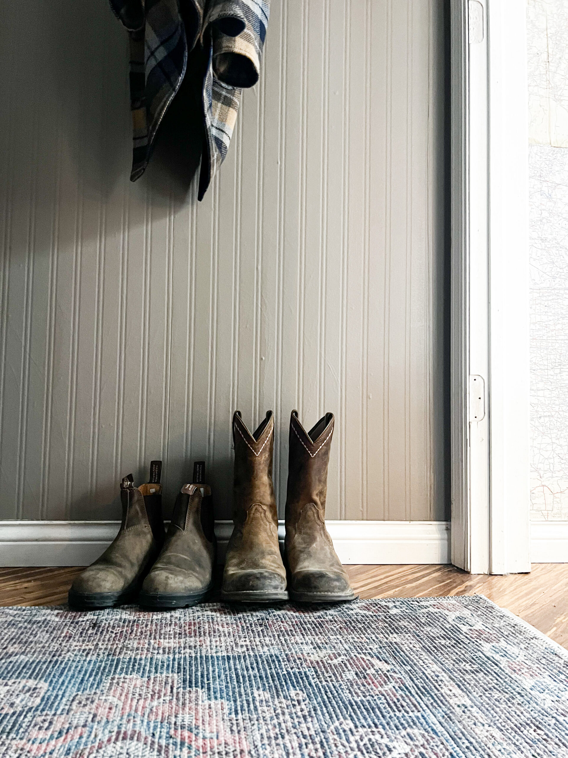 Wallpapering | What to Know Before You Start!