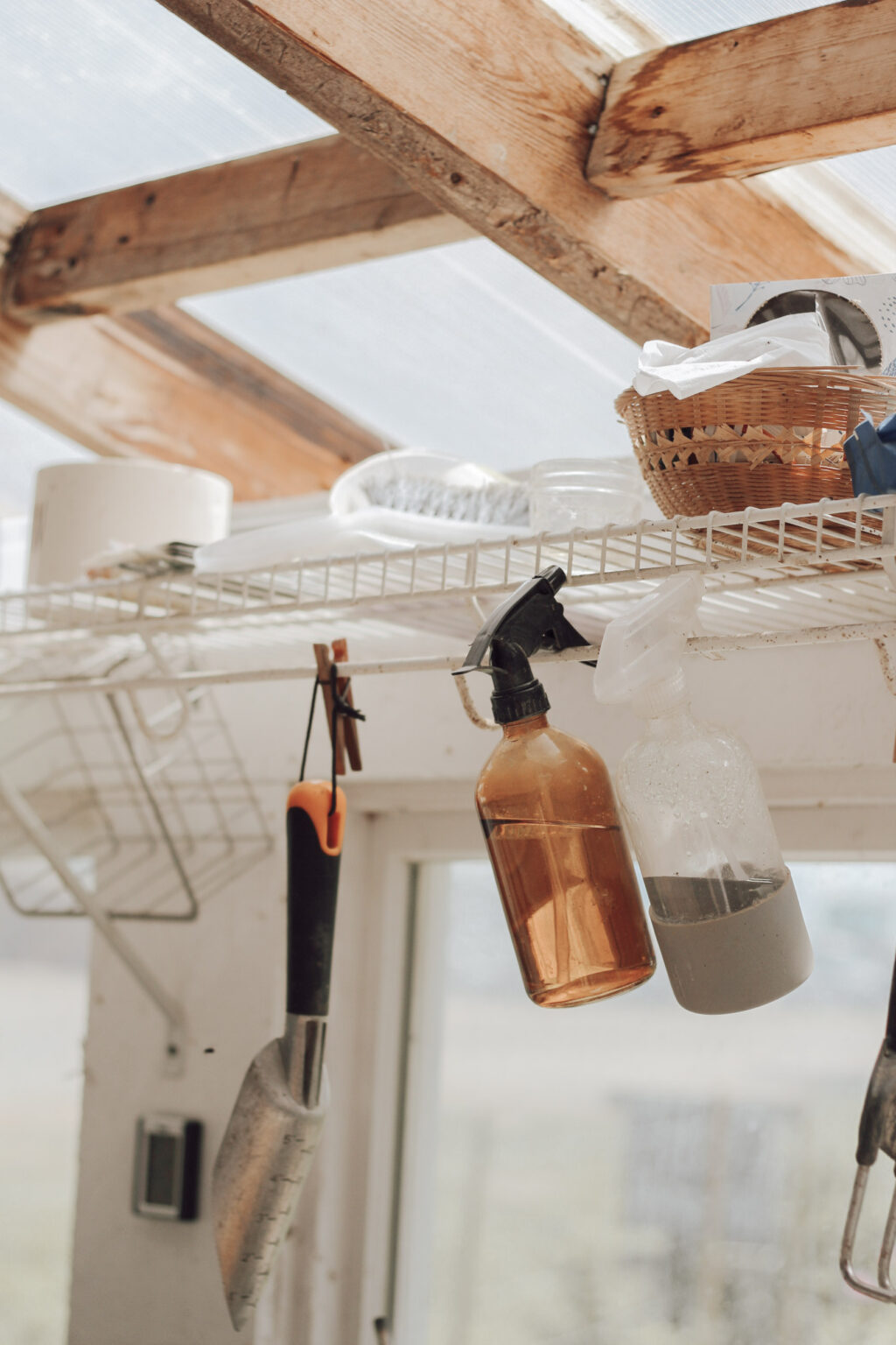 How to make Homemade Flower Food for lasting Fresh Flowers - Hearty Sol