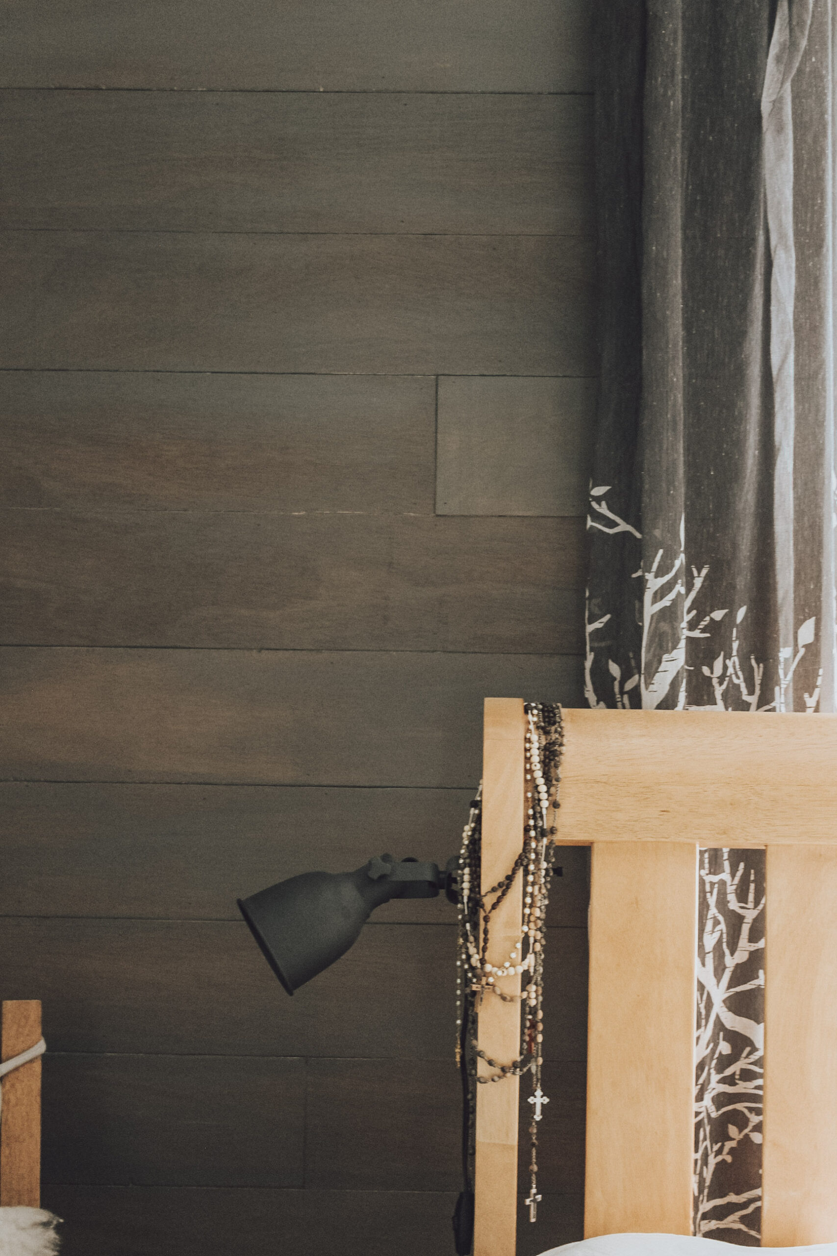 How to Pickle Your Shiplap | A Warm + Rustic Wall Application - Hearty Sol